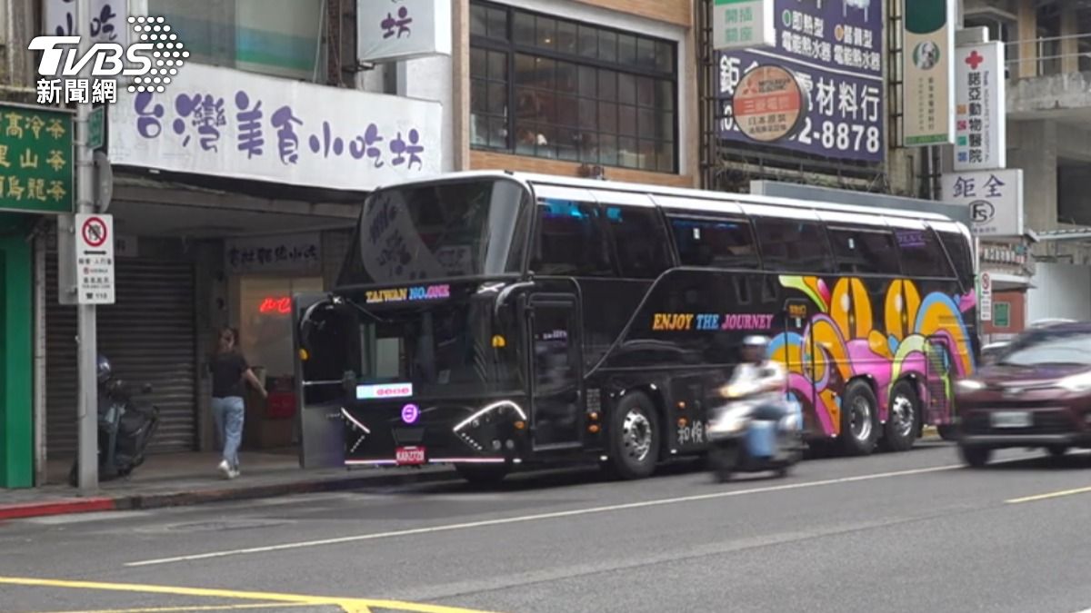 消暑！ 名店「遊覽車」納涼PK破億LED海洋環繞│TVBS新聞網