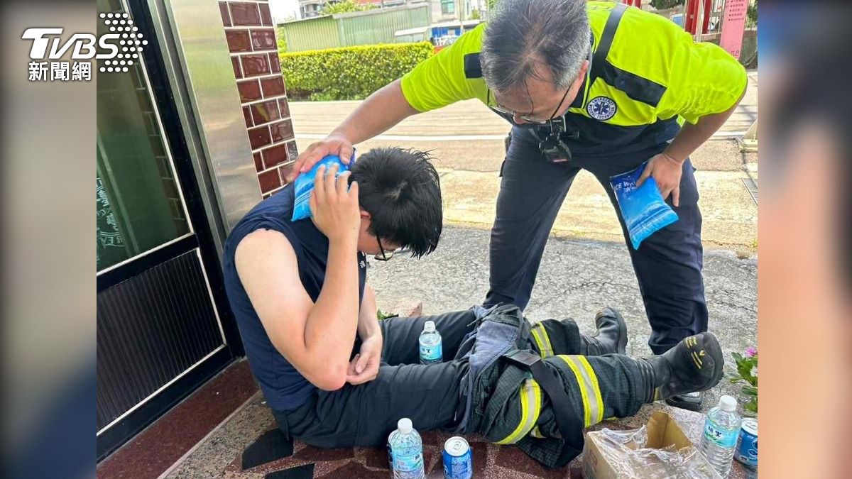 竹北烤漆廠大火！消防員搶救中暑倒地 體溫飆破40°C│TVBS新聞網