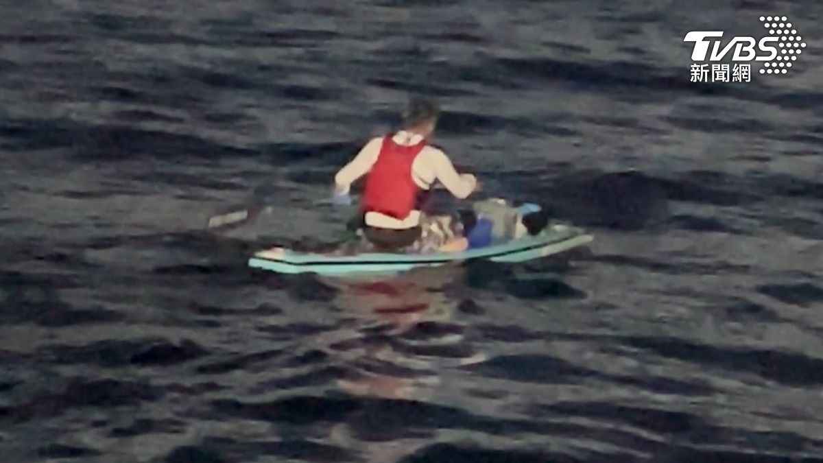 獨／2男SUP跨島划17小時 一度失聯！海巡出動戒護│TVBS新聞網