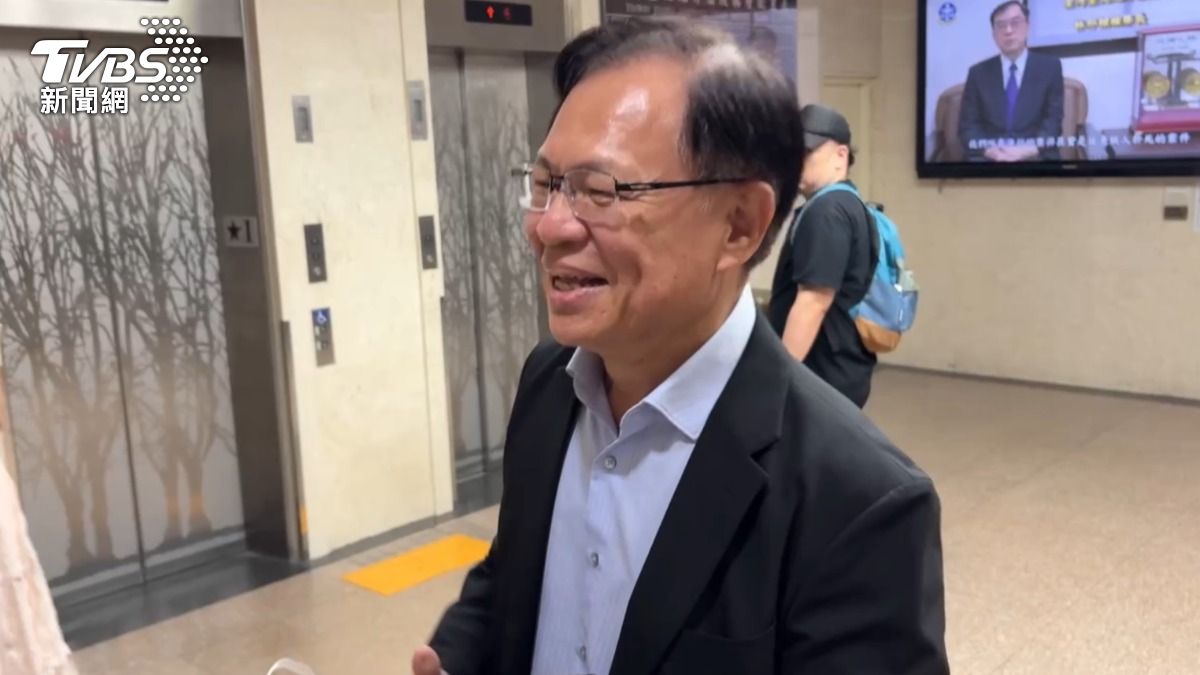 黃國昌拿「示範帶」質詢法務部長 北檢今傳喚張啟楷作證│TVBS新聞網