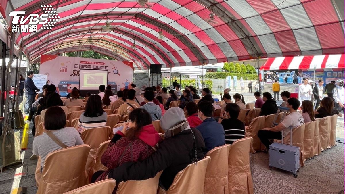 月薪7萬！畢業季到來 台中3500個就業機會搶人才│TVBS新聞網