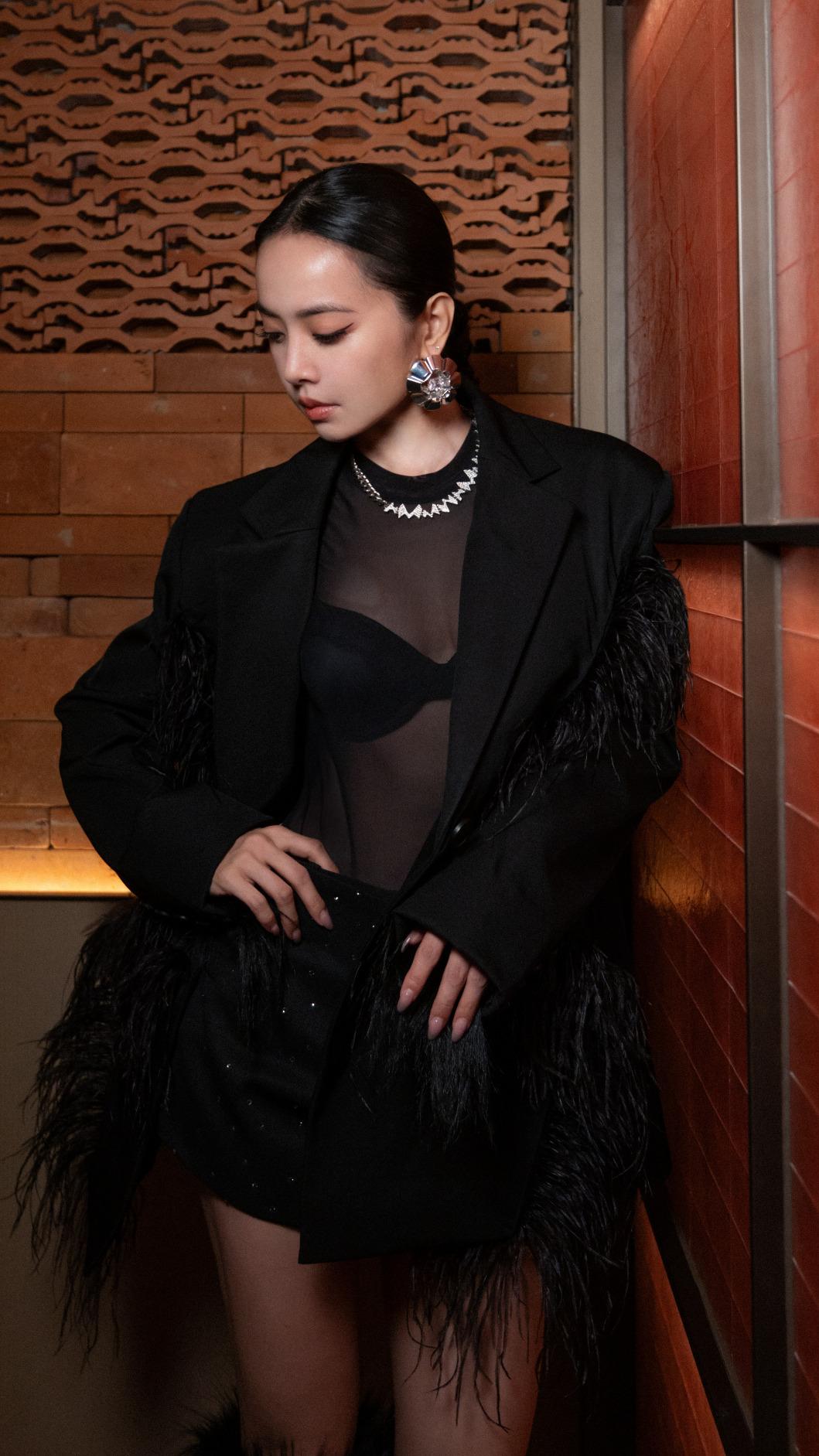 蔡依林露面了！套激裸薄紗裝美成這樣 黑色Bra霸氣曬春光│TVBS新聞網