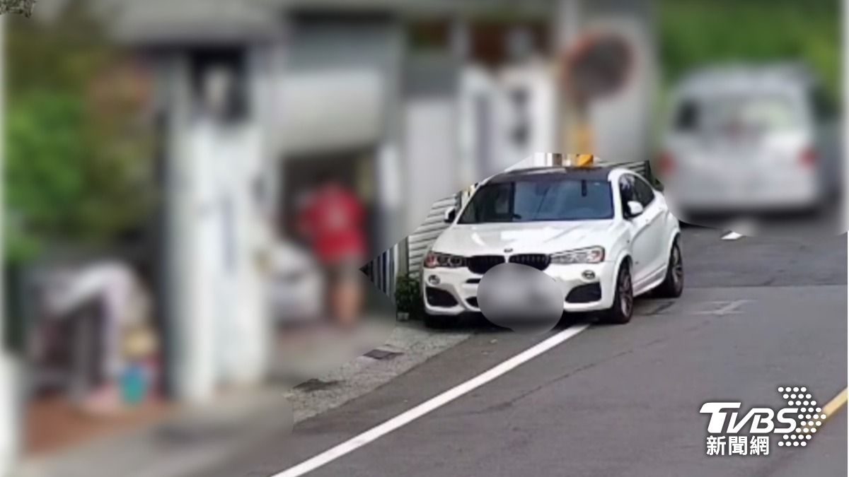 嘉義男裝癱詐領539萬保險金 「輪椅起身」爽開BMW露餡了│TVBS新聞網