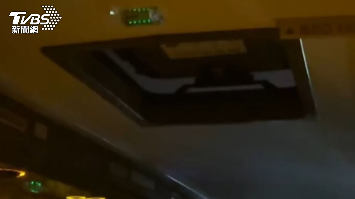 颱風丹娜絲！客運車頂安全門掀 如搭「海盜船」驚魂3hrs│TVBS新聞網