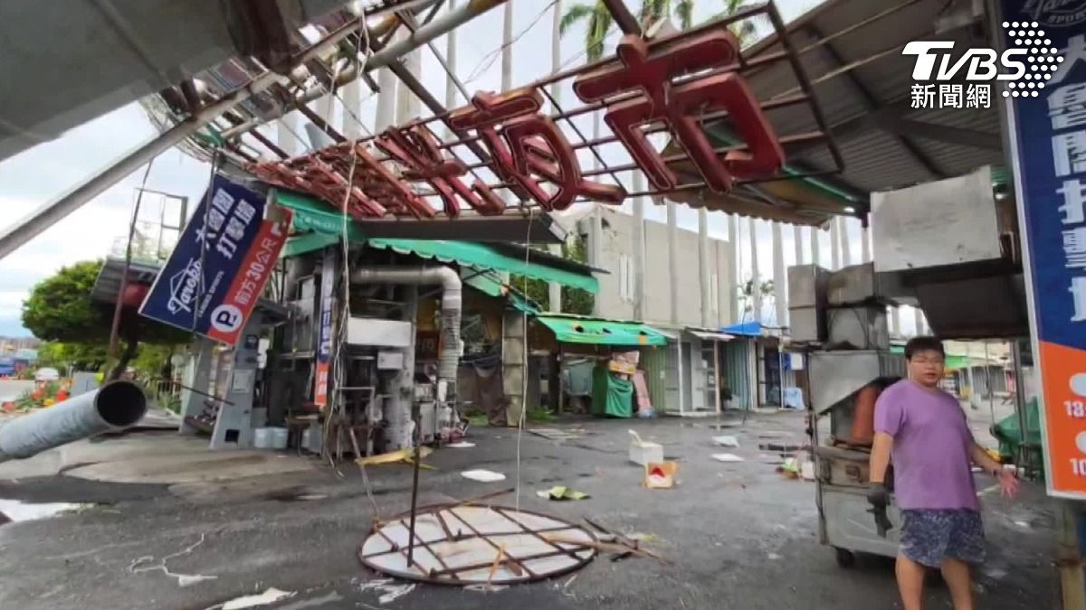 Typhoon Danas devastates Taiwan night markets│TVBS新聞網