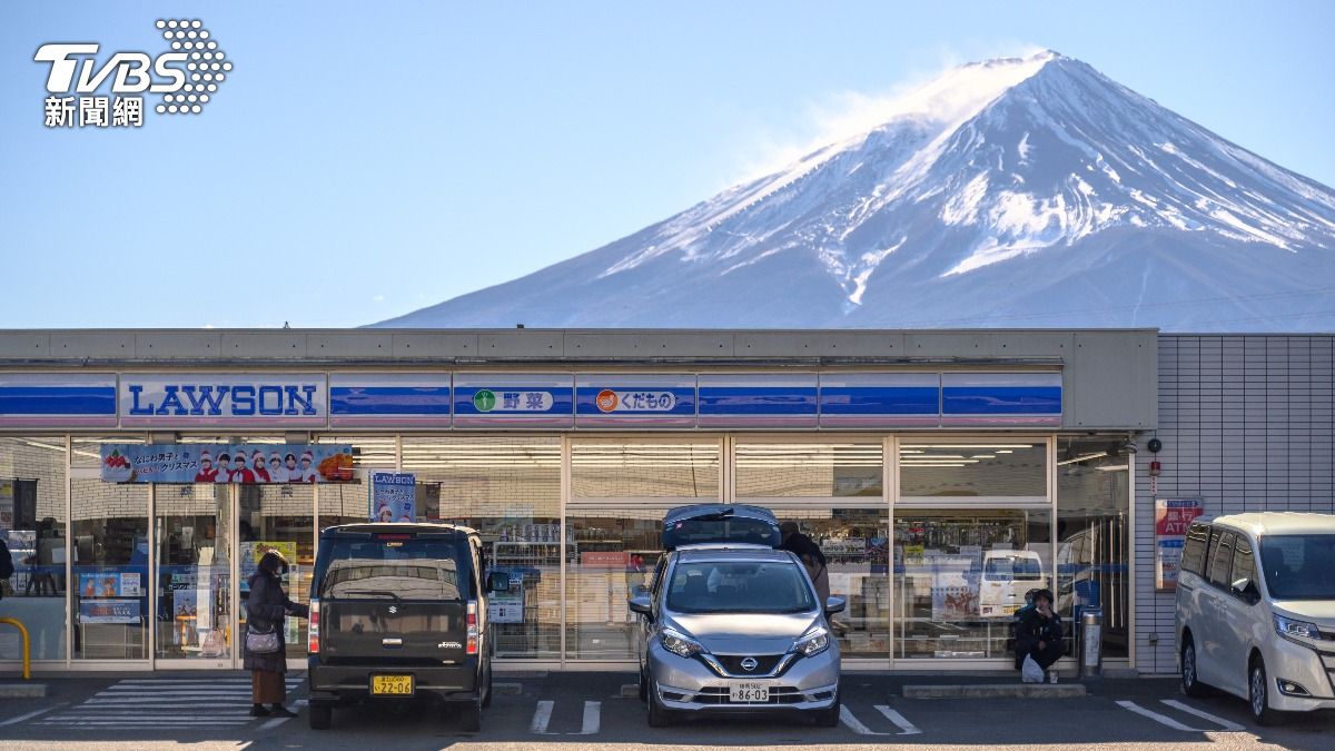 日本飯店太貴！LAWSON開放「車上住宿」 一晚才500元│TVBS新聞網