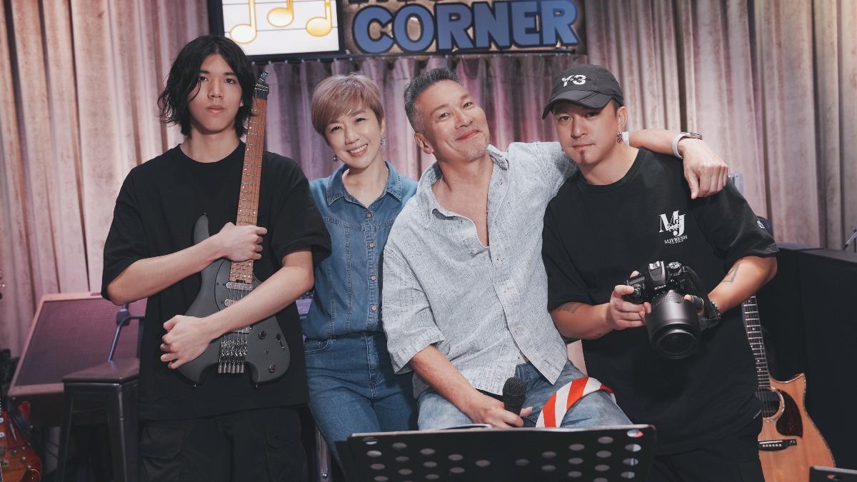 黃仲崑合體愛妻飆金嗓 力挺歌聲「唱贏楊林」求生欲滿滿│TVBS新聞網