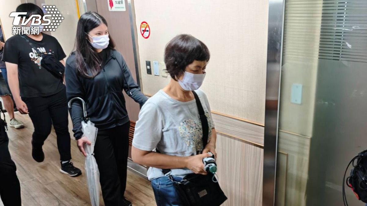 廣興橋玩SUP落水亡1警消賠命！死者妻兒、同伴相驗這麼說│TVBS新聞網