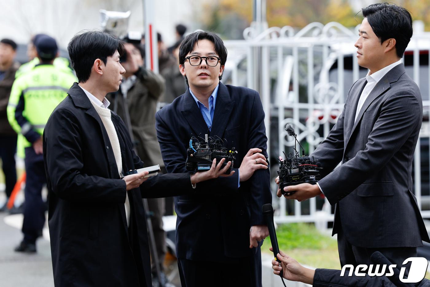 跟YG續約就差簽字！GD換公司「只拿5成簽約金」 4事惹粉絲抗議│TVBS新聞網