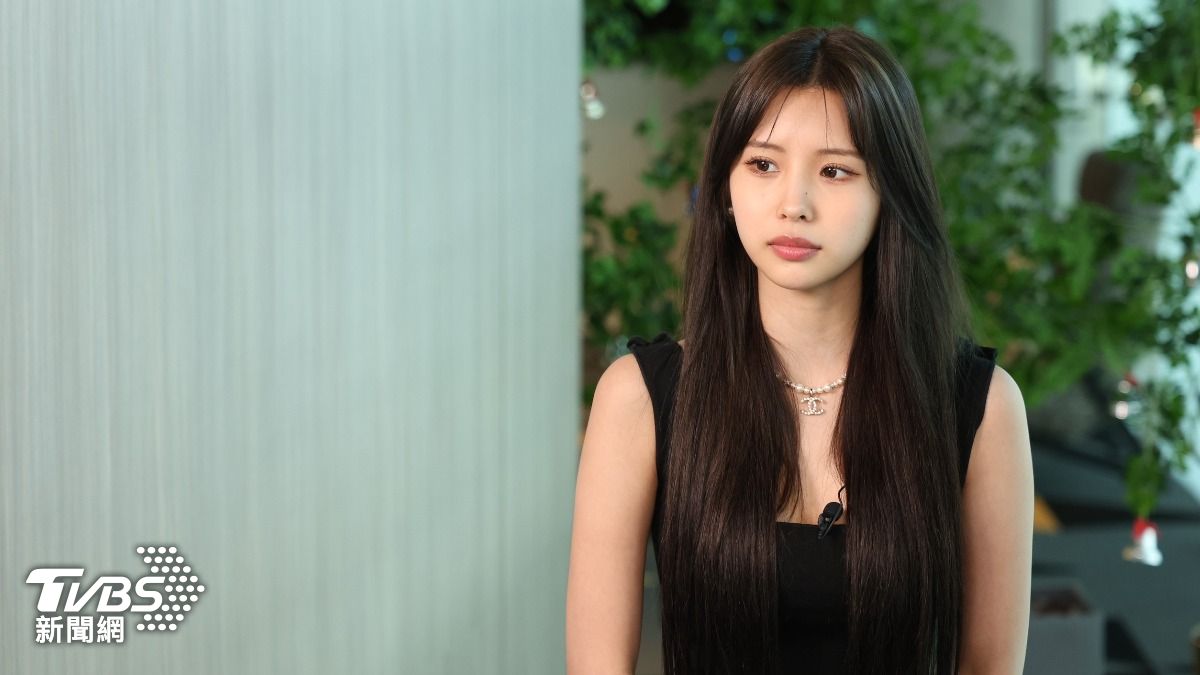 鞋來開箱／氣質盤髮女神範！全恩菲黑裙辣露美背 完美曲線藏不住│TVBS新聞網