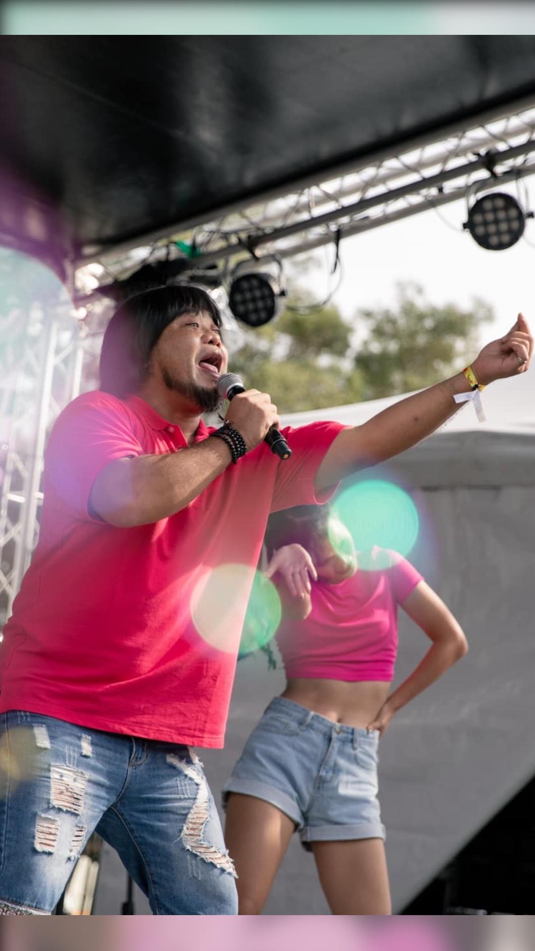 部落「舅媽」都出來了！巴大雄想耍帥唱歌自稱： 我是很內斂的│TVBS新聞網