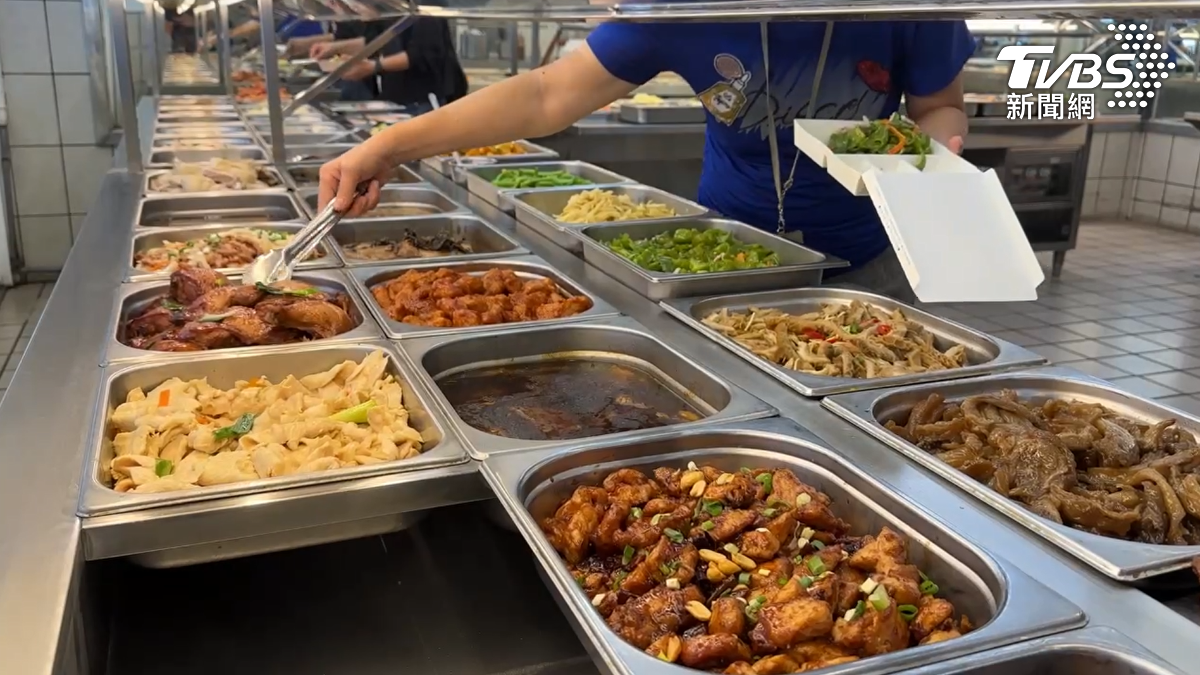 大吃一「驚」！ 自助餐「2菜1肉」160元 業者解答了│TVBS新聞網