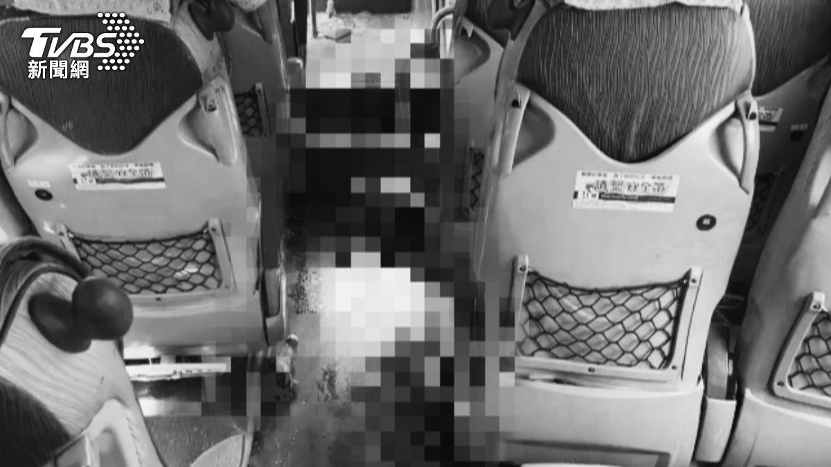萬里車禍1死14傷！客運內部畫面曝「滿地血」 傷者驚：玻璃狂噴│TVBS新聞網