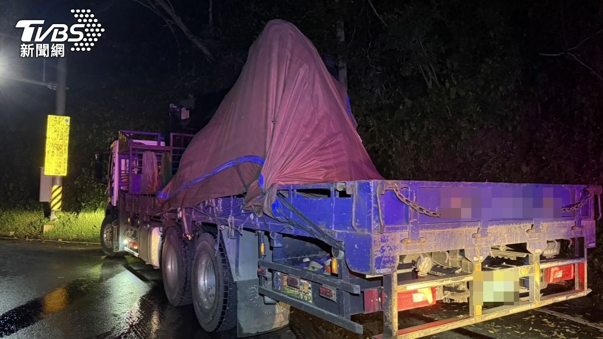 山老鼠夜行遭逮！台灣扁柏藏河床 重達2噸市價破50萬│TVBS新聞網