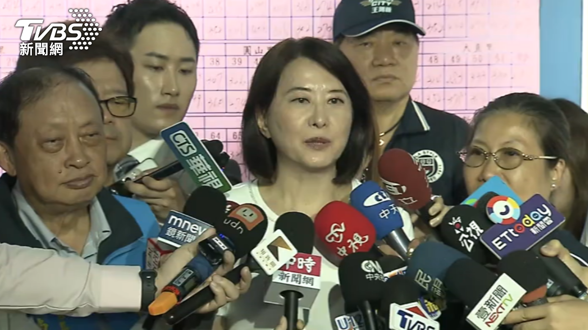 罷免不過！王鴻薇落淚謝選民 哽咽提「她」：遺憾無法同享勝利│TVBS新聞網