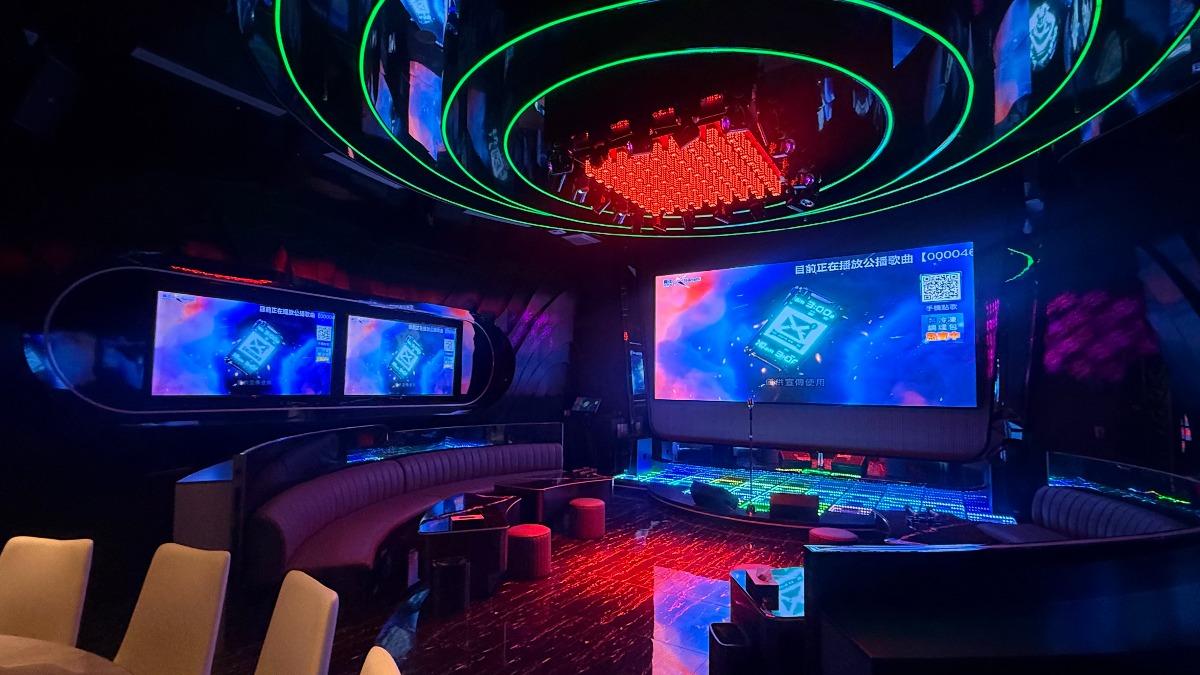 賓士KTV搶攻高雄市場！砸上億進駐 祭半價優惠歡唱│TVBS新聞網