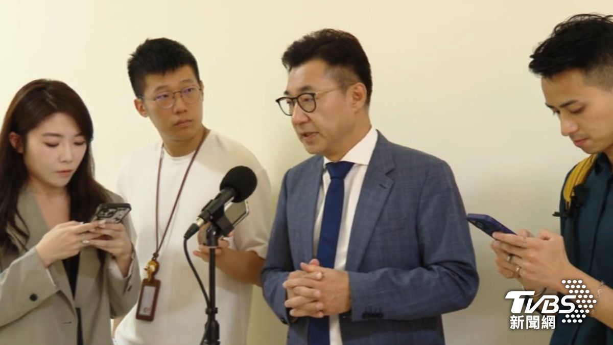 力守823！ 藍黨團下動員令 羅明才冒雨：「為愛反罷」│TVBS新聞網