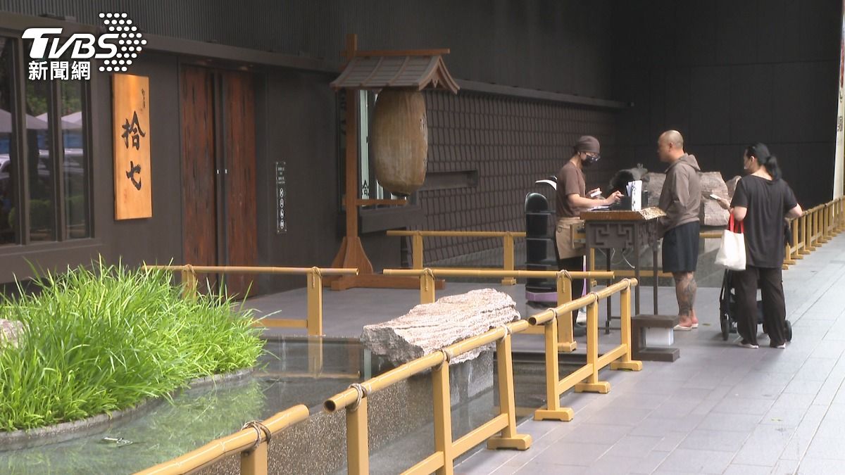 輕井澤旗下「石頭火鍋」月底收攤 忠實顧客淚喊：還沒準備好道別│TVBS新聞網