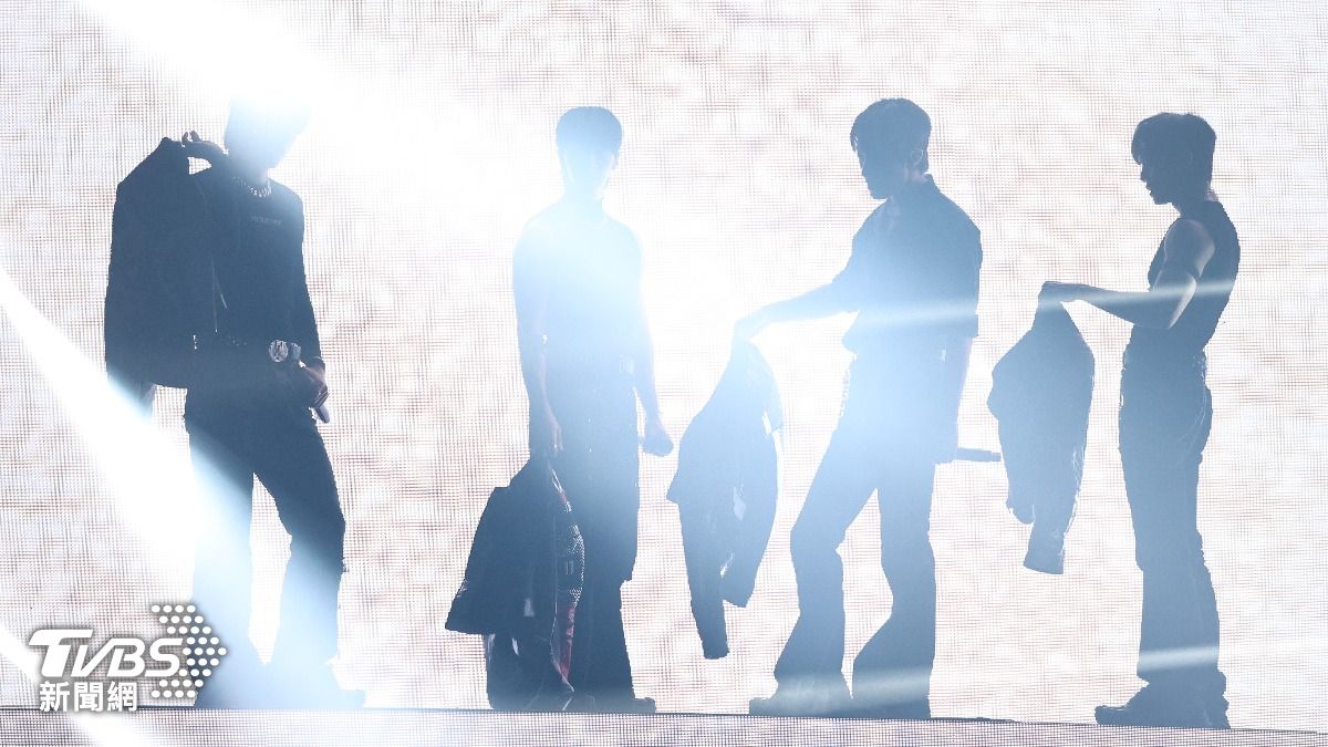 直擊／HIGHLIGHT東雲跟台粉「逛」101 斗俊驚問吹哨人去哪了│TVBS新聞網