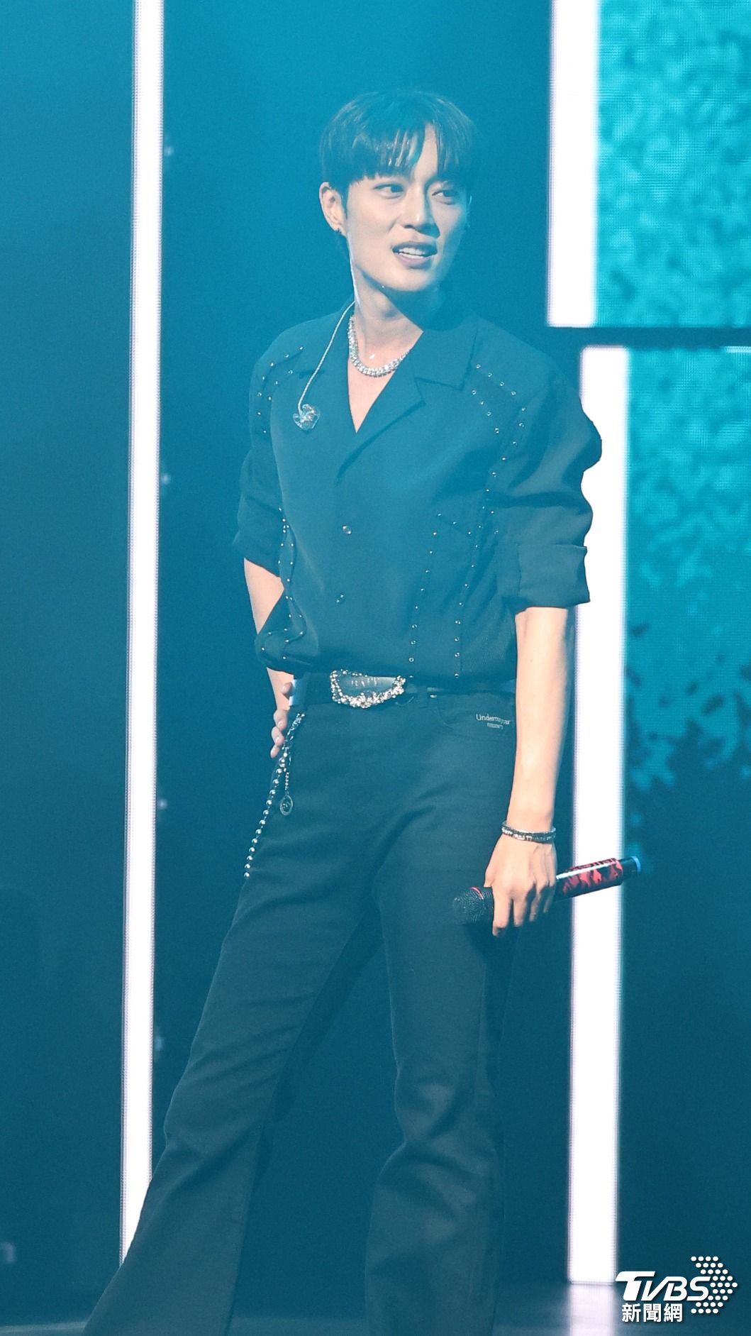 直擊／HIGHLIGHT東雲跟台粉「逛」101 斗俊驚問吹哨人去哪了│TVBS新聞網