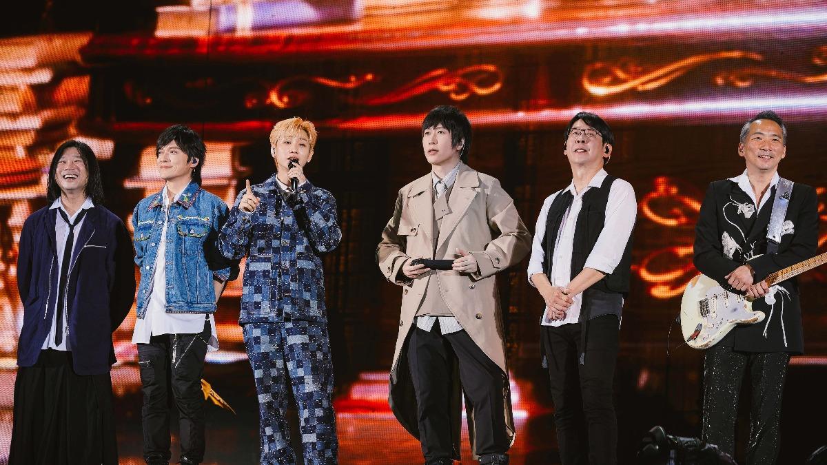 F4還不夠！五月天唱一半「大咖天王」降臨 驚喜禮物10萬人嗨翻│TVBS新聞網