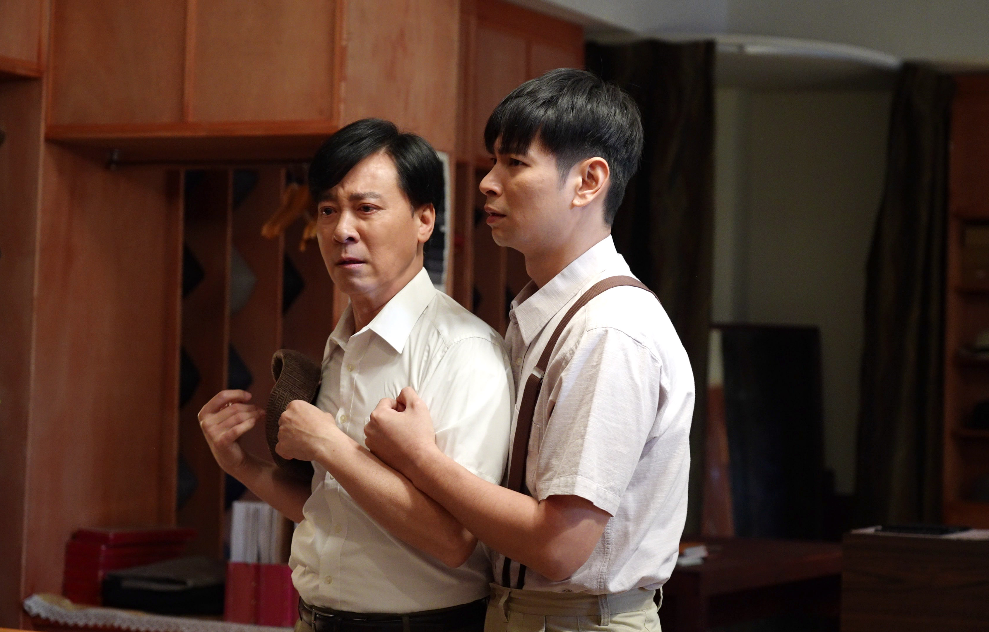 八點檔「男男背後式環抱」飄出BL感！楊子儀跪地頂罪逼哭尹昭德│TVBS新聞網