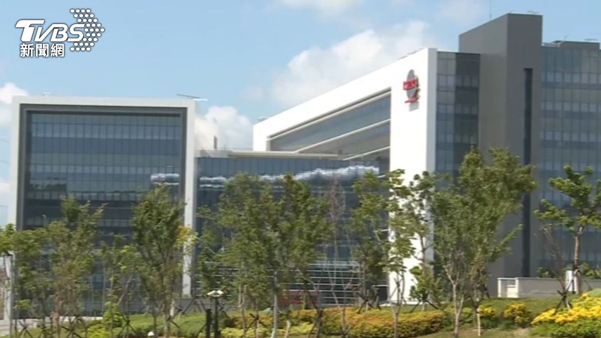 川普幫台積電宣布投資2000億美元 郭正亮爆：美國5招緊逼│TVBS新聞網