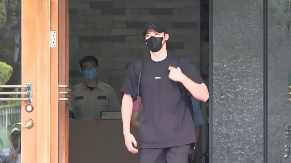 光漢屬於大家不是國家了！韓國許太太接風 退伍OOTD曝光 │TVBS新聞網