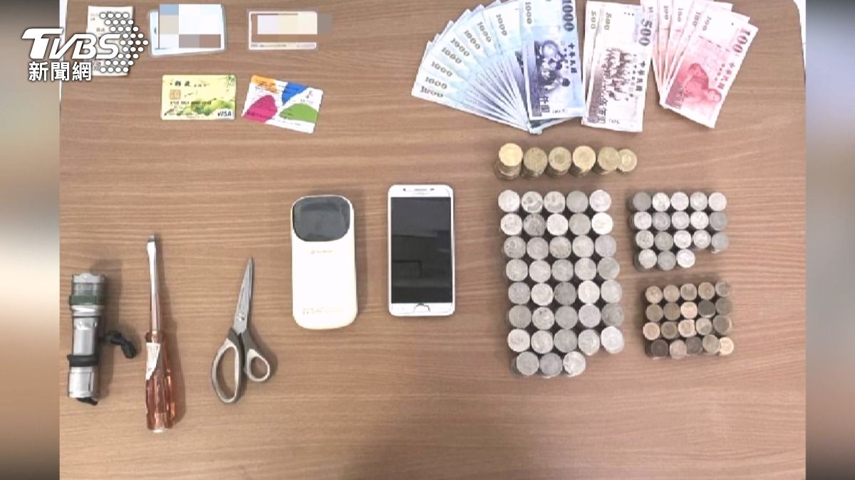 闖災區趁火打劫！ 6旬男「拉車門行竊」 村長被偷10萬元│TVBS新聞網