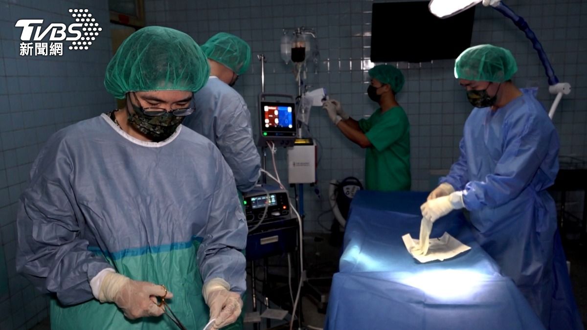 國軍版「外傷重症中心」 直擊FRSD「前進外科小組」移地訓練實錄│TVBS新聞網