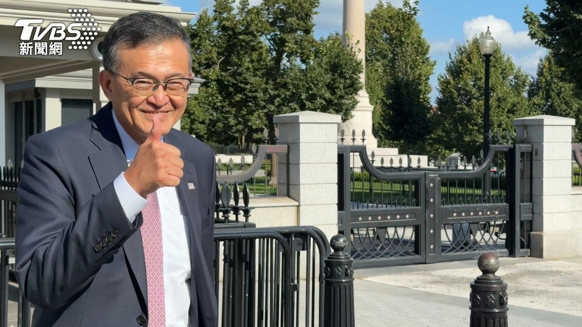 遭點名急了！ 英特爾CEO見川普 離開「笑比讚」│TVBS新聞網