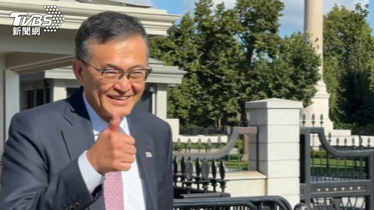 TVBS直擊英特爾CEO陳立武赴白宮 他「微笑比讚」回應│TVBS新聞網
