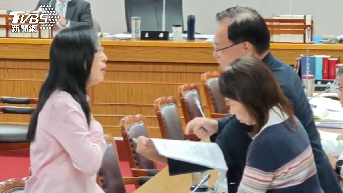 昔協商頻霸麥講古 726後柯建銘轉低調│TVBS新聞網