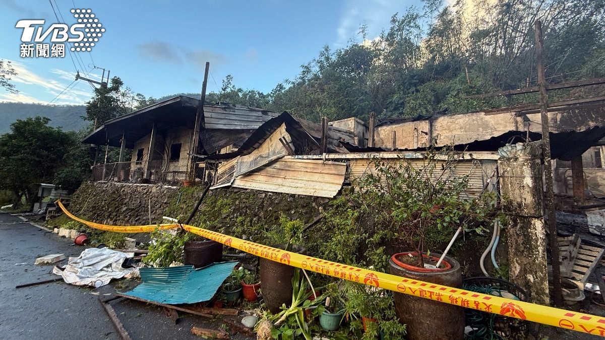 快訊／台東知本溫泉路深夜大火 2住宅平房遭烈焰吞沒│TVBS新聞網