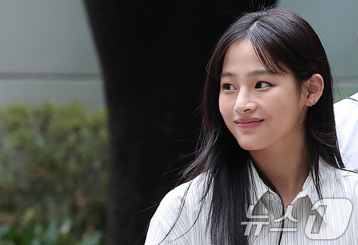 NewJeans派她們上法院！開庭調解80分鐘 Danielle燦笑回4字│TVBS新聞網