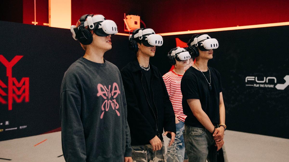 玉女師姐送花力挺！U:NUS高胥崴首演舞台劇 搖身學長帥一波│TVBS新聞網