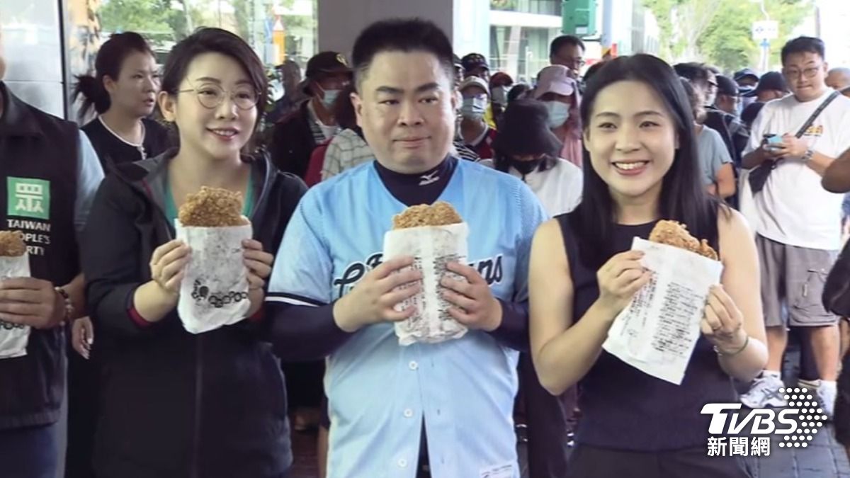 因曹興誠726失敗！ 網友發400份雞排 徐巧芯到場│TVBS新聞網