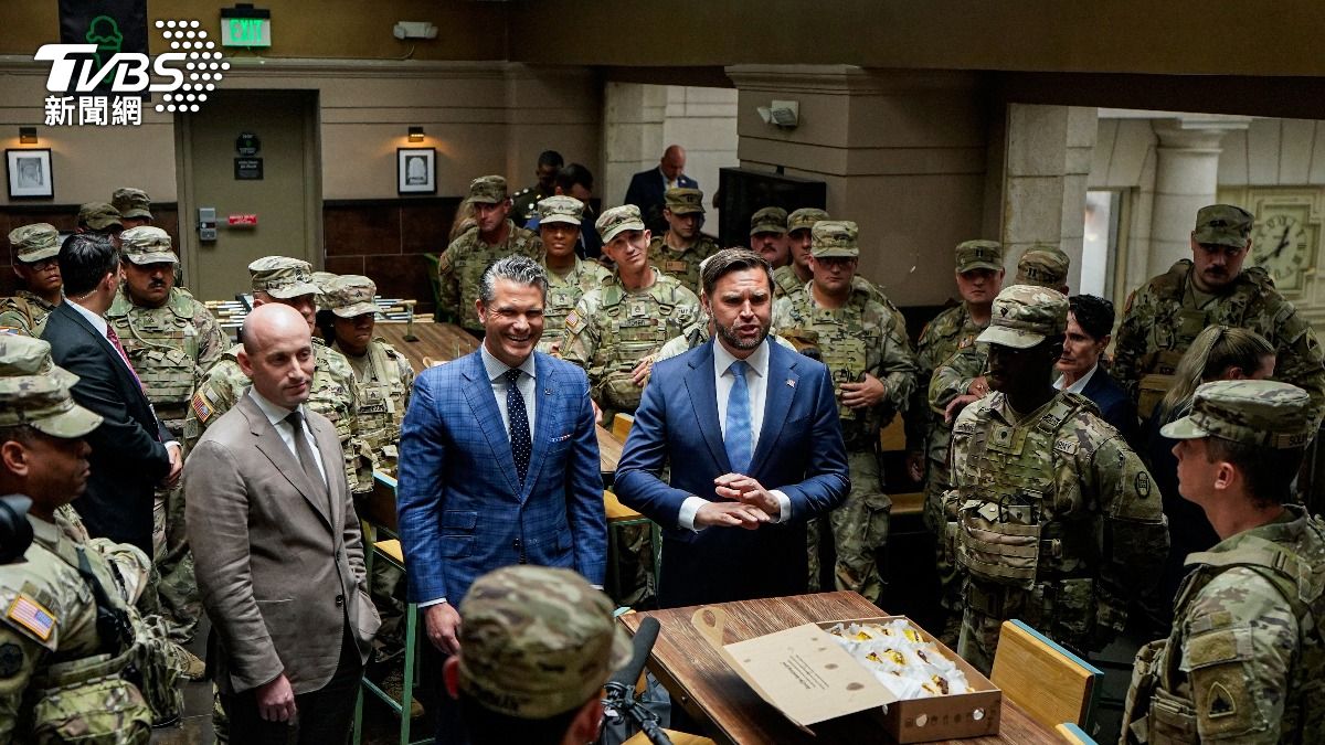 美副總統發漢堡慰勞華府國民兵 嗆抗議者是「一群瘋子」│TVBS新聞網