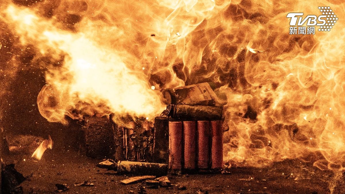 恐怖「熱失控」！ FAA實驗揭鋰電池爆炸危機 警示乘客注意│TVBS新聞網