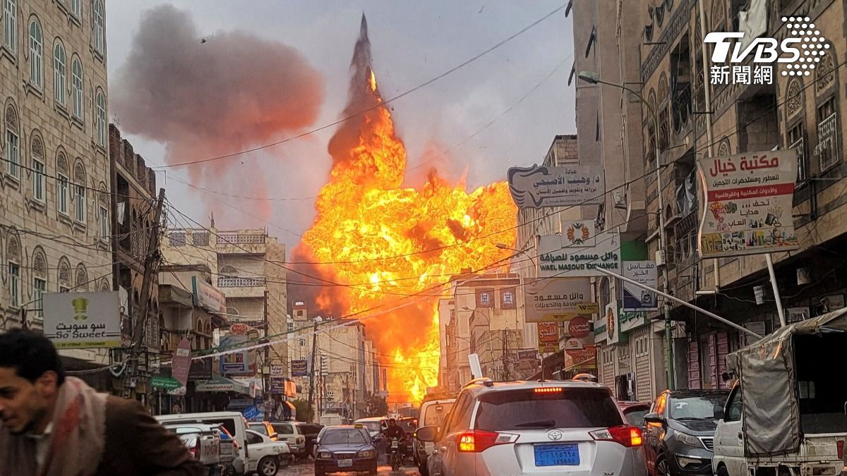 葉門首都冒大火球！以色列狂轟沙那 鎖定總統府、發電廠│TVBS新聞網