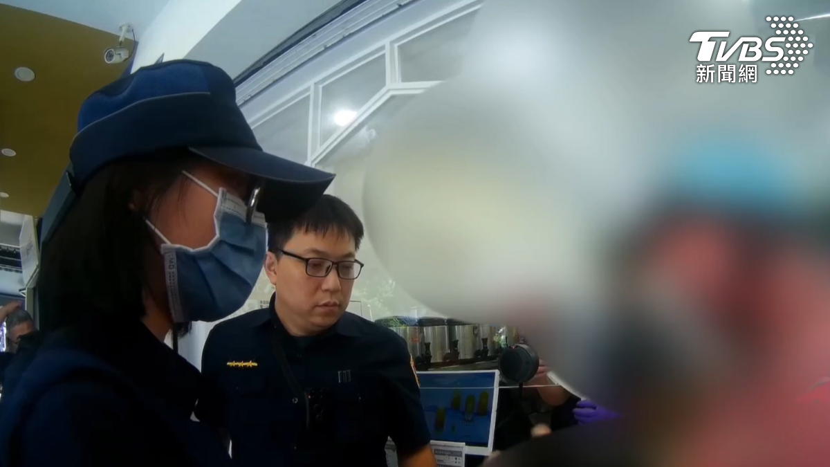 「梅子冰茶」固定甜！女失控鬧店狂吼：我要加糖有這麼難嗎？│TVBS新聞網