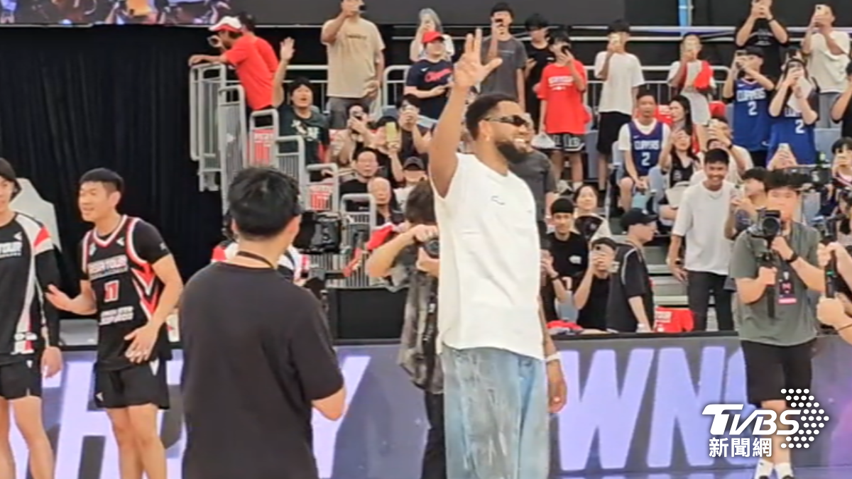 「甜瓜」睽違12年再訪台！雷納德同日桃園獻技 球迷瘋朝聖│TVBS新聞網