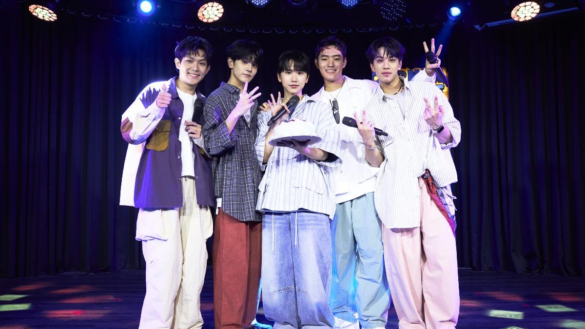 才歡慶3週年！源少年毓家當眾嗆隊長「不會唱歌」 衝突場面曝光│TVBS新聞網