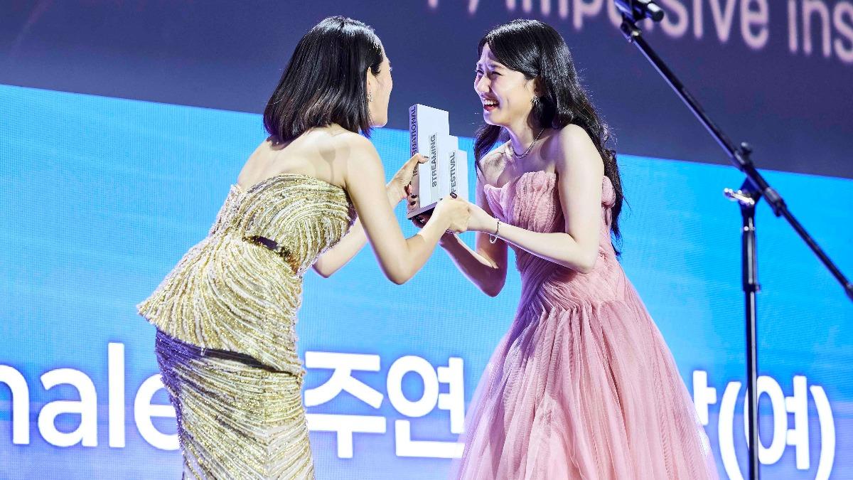 林依晨OTT大獎頒影后給朴恩斌 私下對話曝光：期待合作！│TVBS新聞網