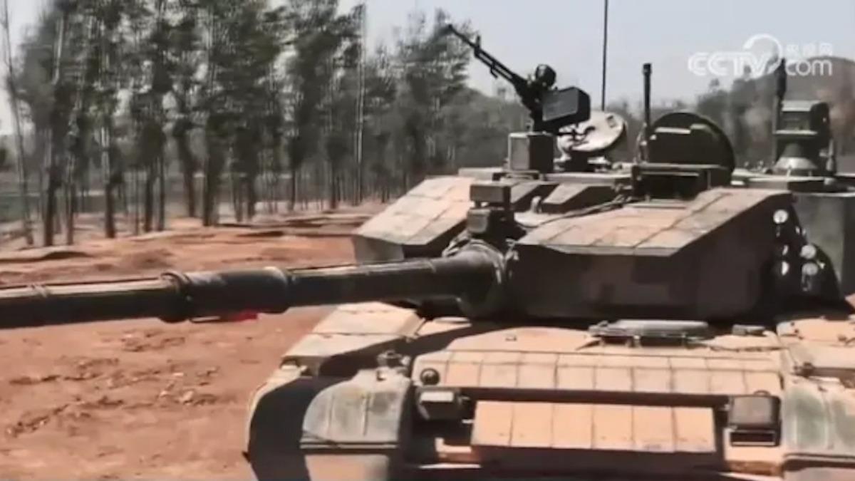 陸九三閱兵／「99A主戰坦克」搶先看！研發員曝：可射智能化彈藥│TVBS新聞網