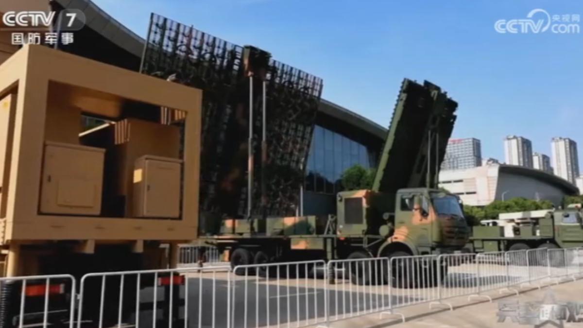 矛盾大對決！異構集群編隊協同 解放軍「反無人系統」實戰演練│TVBS新聞網