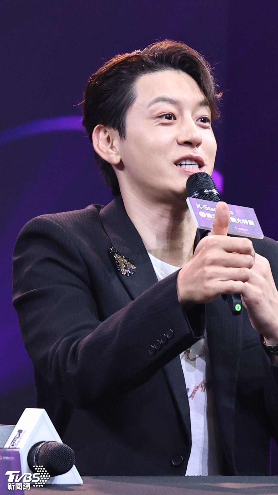 7韓星在台共演！張東雨台北拍2百張照 SE7EN秀中文：鴛鴦鍋棒棒│TVBS新聞網