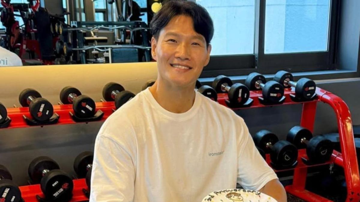 《RM》金鐘國今日大婚 「國民MC」15年摯友劉在錫擔任婚禮司儀│TVBS新聞網