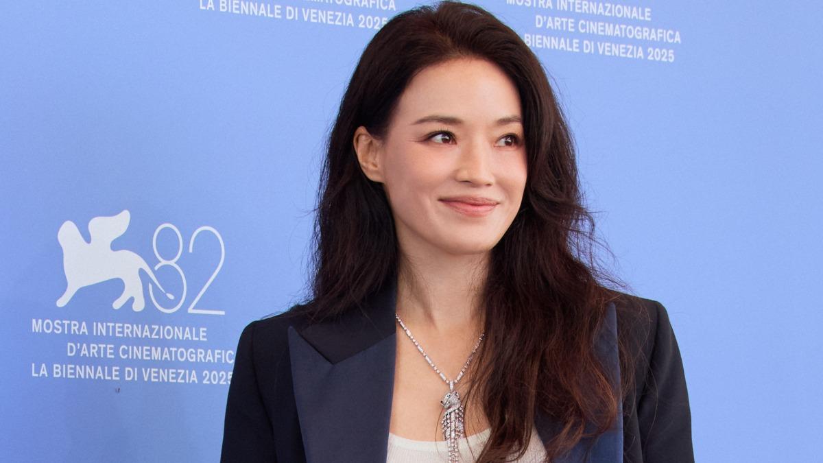 威尼斯影展／舒淇執導《女孩》攜手9m88、邱澤走紅毯 親揭爸爸酗酒家暴│TVBS新聞網