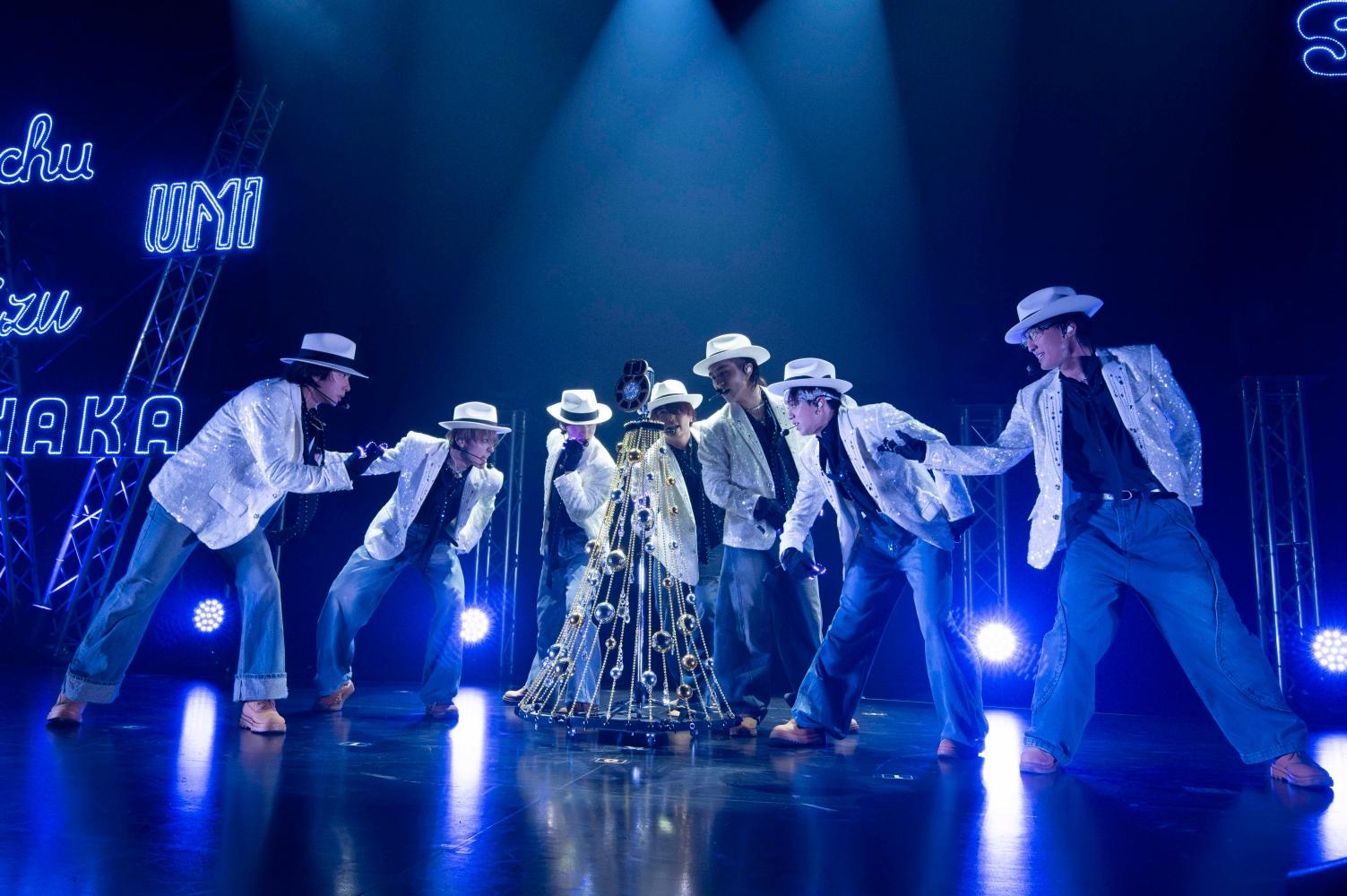 直擊／開唱華麗爆表！Travis Japan裸身撩粉 告白：你是我的元大銀行│TVBS新聞網